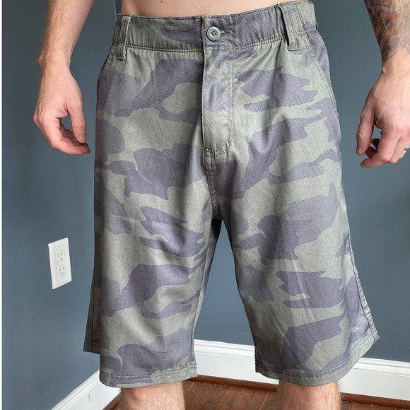 Plugg | Shorts | Mens Camo Active Shorts | Poshmark